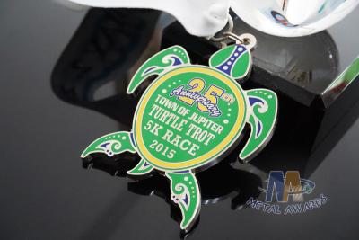 Китай Эмаль дизайна морской черепахи изготовленная на заказ имитационная трудная с сублимированной лентой продается