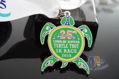 Китай Эмаль дизайна морской черепахи изготовленная на заказ имитационная трудная с сублимированной лентой продается