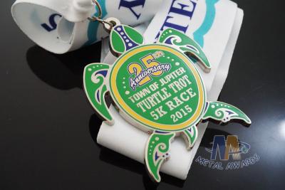 Китай Эмаль дизайна морской черепахи изготовленная на заказ имитационная трудная с сублимированной лентой продается