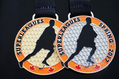 Cina medaglie su ordinazione di sport 10k con il nastro sublimato smalto molle per racking di baseball dell'hockey del Canada in vendita