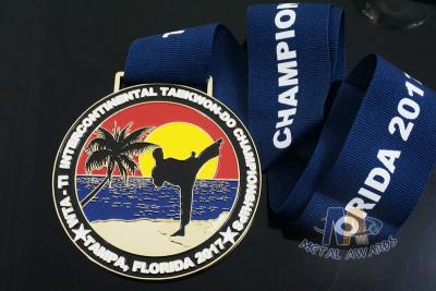 Cina Le medaglie su ordinazione rotonde della corsa del Taekwondo sabbiano l'effetto con doratura in vendita