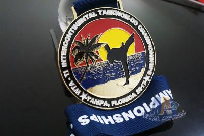 中国 テコンドーの金張りの円形の注文の競争メダル砂吹きの効果 販売のため