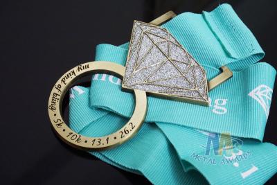 Cina doratura antica delle medaglie su ordinazione della corsa del diamante di 85mm con colore di scintillio in vendita