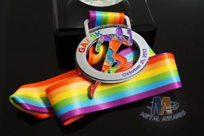 中国 顧客の昇華させたリボンが付いている注文のスポーツ メダルによるMの-23切り取られた設計 販売のため