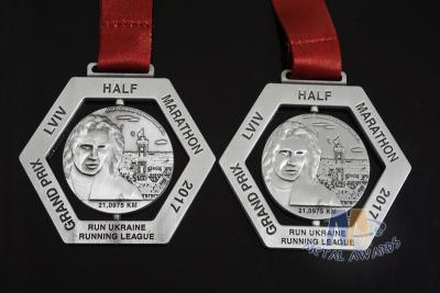 中国 賞の円形浮彫り、5k 10kのマラソンの注文の競争メダルを動かす回転のスポーツ 販売のため