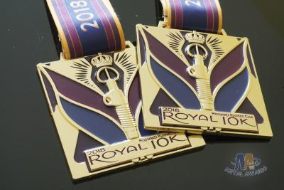 Cina Colore morbido reale dello smalto delle medaglie su ordinazione di sport 10K e 15K con il nastro sublimato in vendita