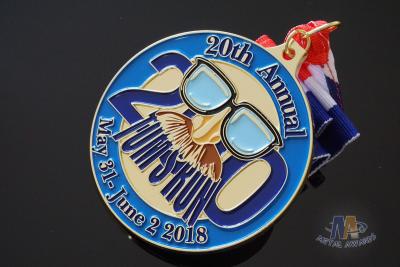 Cina Placcatura brillante dell'oro o dell'ottone dello smalto molle delle medaglie del premio del metallo del funzionamento di Tom su ordinazione in vendita