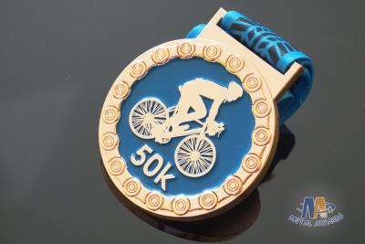 Cina Vada in bicicletta l'elaborazione morbida dello smalto dei bambini funzionata 50K delle medaglie maratone su ordine del metallo in vendita