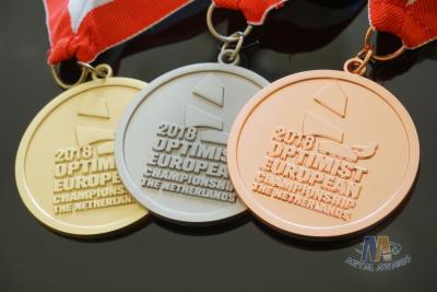 Cina Medaglie su misura del premio del metallo che corrono e medaglia in lega di zinco dei medaglioni dei regali maratona di campionato in vendita
