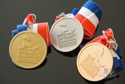 Cina Medaglie su misura del premio del metallo che corrono e medaglia in lega di zinco dei medaglioni dei regali maratona di campionato in vendita