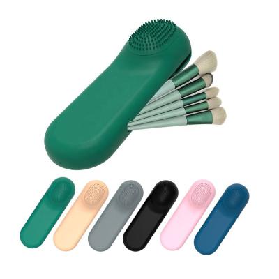 China Outdoor Reusable Soft Silicone Makeup Brush Travel Case Bag Women Cosmetic Makeup Beauty Brush Tools Holder Bag for sale
