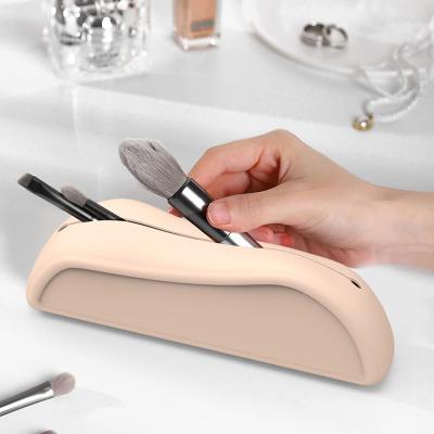 China New OEM Silicone Travel Organizer Acrylic Cosmetic Bag And Tools Makeup Brush Holder Container for sale