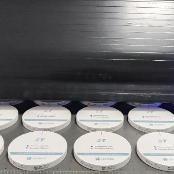 Cina Sistema completo in zirconia SHT, Blocchi + Liquidi di colorazione + Protocolli in vendita