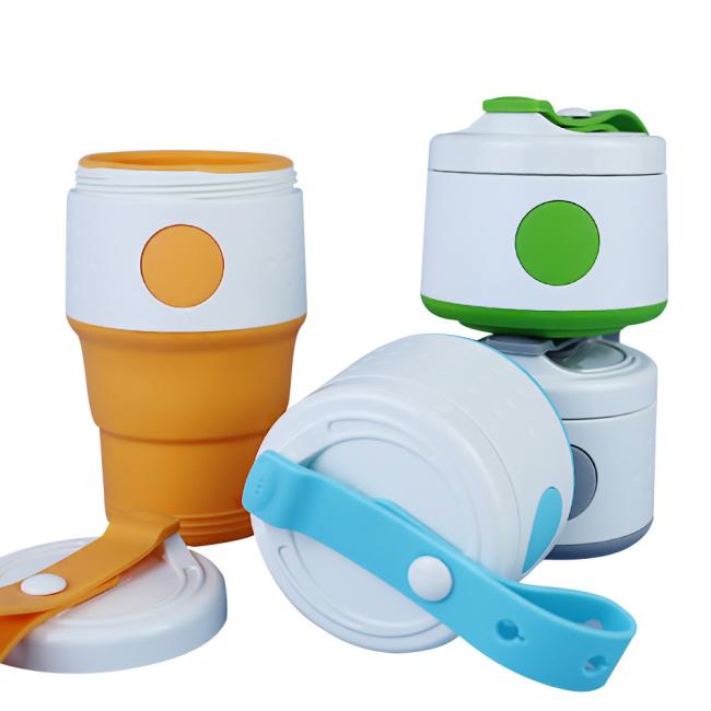 Foldable silicone cup in expanded state