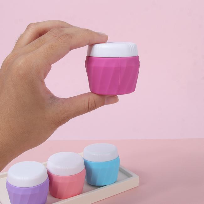 Side view of the silicone travel jar showing size dimensions
