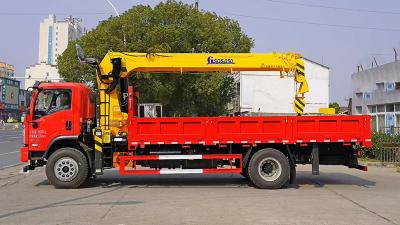 中国 輸出カスタマイズ 4x2 ドンフェンブランド 8トンのクレーンマウントトラック ストック 販売のため