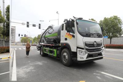 Cina Prezzo più economico FOTON 8000 litri 12000 litri camion aspirapolvere aspirapolvere con pompa a grande portata in vendita