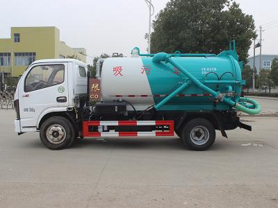 Cina DFAC DongFeng 5CBM Piccolo camion di aspirazione delle acque reflue in vendita