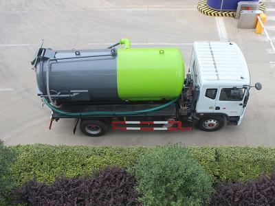 Cina Autopompa aspirante per liquami sottovuoto DFAC DongFeng 5CBM, mini camion aspiratore per feci in vendita