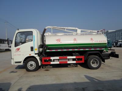 Cina HOWO 4X2 Camion aspiratore fecale 4000 litri Euro II Camion aspiratore fognaria in vendita