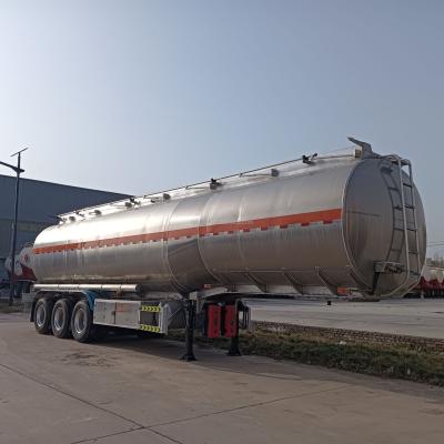 Cina Rimorchio per autotreno a doppio asse 3 assi 48CBM per trasporto di benzina, gasolio e petrolio, per impieghi gravosi in vendita