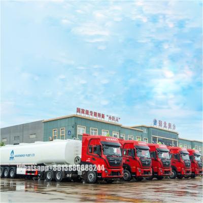 Cina Trattore stradale a tre assi bianco per semirimorchi in vendita