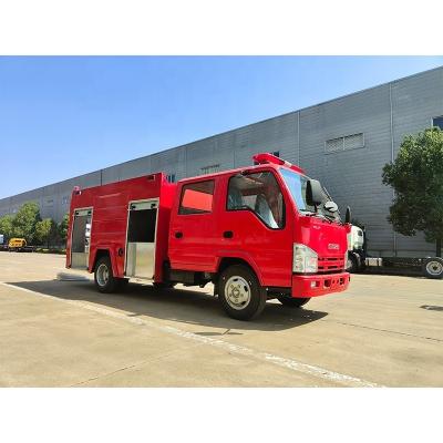 Cina Venditore caldo ISUZU 4x2 Mini camion pompieri con acqua e schiuma in vendita