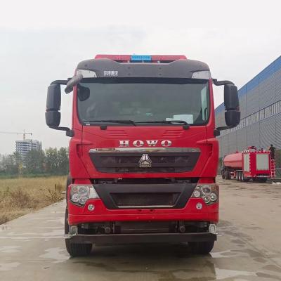 Cina Sinotruk Howo 8X4 doppia fila 25000 litri aeroporto camion pompieri motore pompieri camion pompieri in vendita