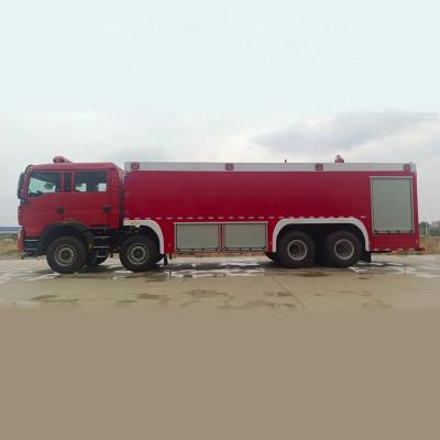 Cina Sinotruk Howo 8X4 doppia fila 25000 litri aeroporto camion pompieri motore pompieri camion pompieri in vendita
