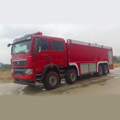 Cina Sinotruk Howo 8X4 doppia fila 25000 litri aeroporto camion pompieri motore pompieri camion pompieri in vendita