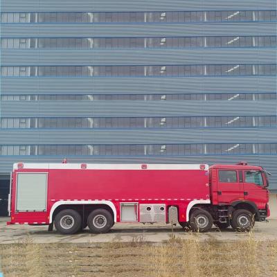 Cina Sinotruk Howo 8X4 doppia fila 25000 litri aeroporto camion pompieri motore pompieri camion pompieri in vendita