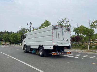 Cina Raccoglitore di polvere stradale, Veicolo per la pulizia stradale 4x2 Aspirapolvere stradale Nuovo marchio Prezzo di fabbrica in vendita