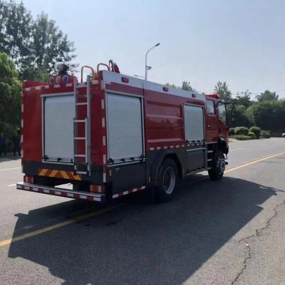 Cina Autopompa antincendio 4X4 da 6300 litri per acqua/schiuma, veicolo a trazione integrale in vendita