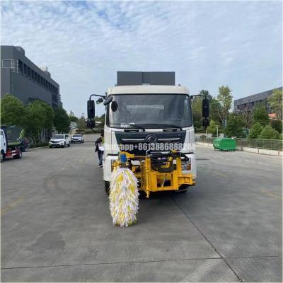 Cina DONGFENG Guardrail Truck pulizia Ferrovia Recinzione Ferrovia camion lavaggio con pneumatici in acciaio 10.00R in vendita