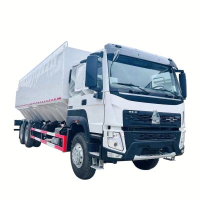 China HOWO V7X 6x4 Bulk Feed Delivery Truck 32000-37000 Liters 9 Speed Transmission for sale