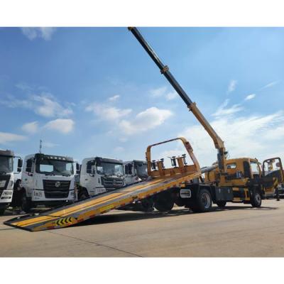 China Lowest Price HOWO 4X2 Floor-standing Flatbed Body With 5 Tons Crane Tow Wrecker Truck for Car Accident for sale