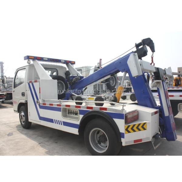 Quality Remote Control Platform Road Wrecker Recovery Truck With Crane 99km/h for sale