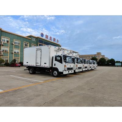 Cina Autocarro Frigorifero SINOTRUK con Gruppo Frigorifero 4x2 5 tonnellate Euro 3 SCS5043XLC in vendita