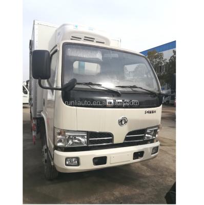 Cina Autocarro isotermico Dongfeng 4X2 5000 Kg, furgone refrigerato per consegne, velocità massima 99 km/h in vendita