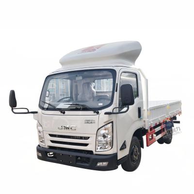 Chine Camion de chargement JMC avec le meilleur prix Camion de transport de marchandises avec plaque de clôture à vendre