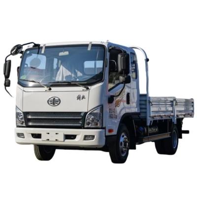China Proveedor chino Camión de carga con valla FAW JieFang de una sola fila, pequeño y ligero en venta
