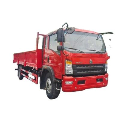 China Camión pesado Howo Marca Euro 3 Conducción a la derecha 4 ruedas Furgón de carga de 5 toneladas en venta