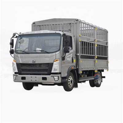 China SINOTRUK Camión de almacenamiento de una sola fila Remolque estacas en venta