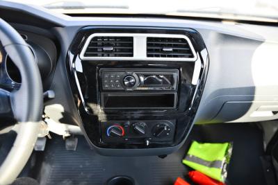 Cina Dongfeng Single Cabin Superior Cargo Trucks 2Tons Motore a benzina per la vendita in vendita