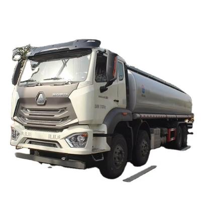 China 26 Cubic Liquid Supply Truck Fuel Tank Truck 8X4 Sinotruk Howorun Zhixing Brand for sale