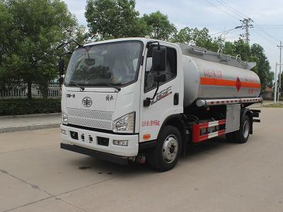 China Jiefang 8.3 Cubic Run Zhixing Brand 4x2 Oil Truck for sale