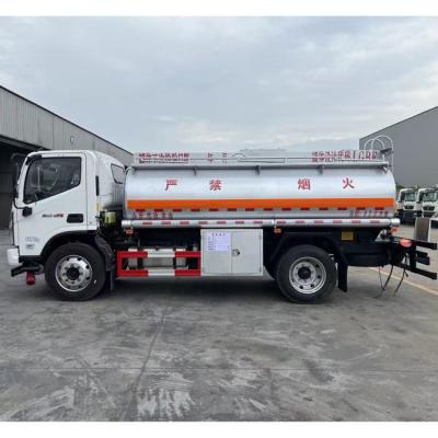 Cina Autocisterna FOTON 4X2 personalizzata per benzina con pompa singola e erogatore digitale di carburante in vendita