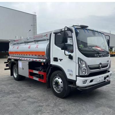 Cina Autocisterna FOTON 4X2 personalizzata per benzina con pompa singola e erogatore digitale di carburante in vendita