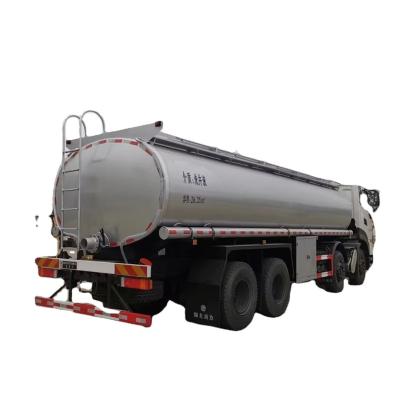 China HOWO 6x4 20cbm 30000 Liters Oil Tank Truck Heavy Duty Fuel Delivery Truck for sale