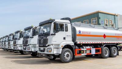 Cina Prezzo Basso 371cv 20000 Litri Autocisterna Cinese Dongfeng per Carburante in vendita